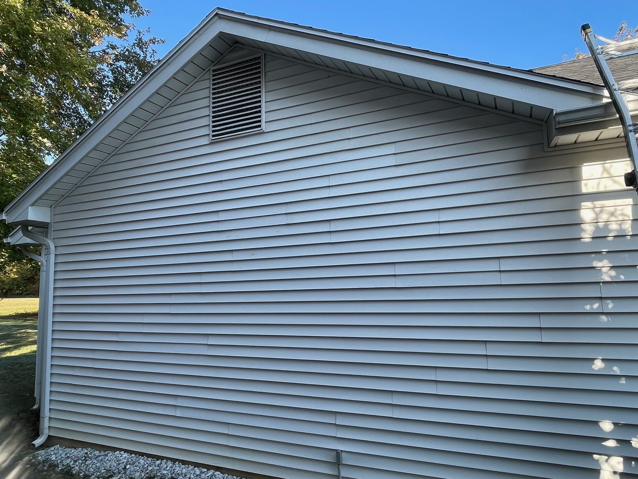 Your Siding Is Telling You Something: 7 signs | Ridgeline Roofing